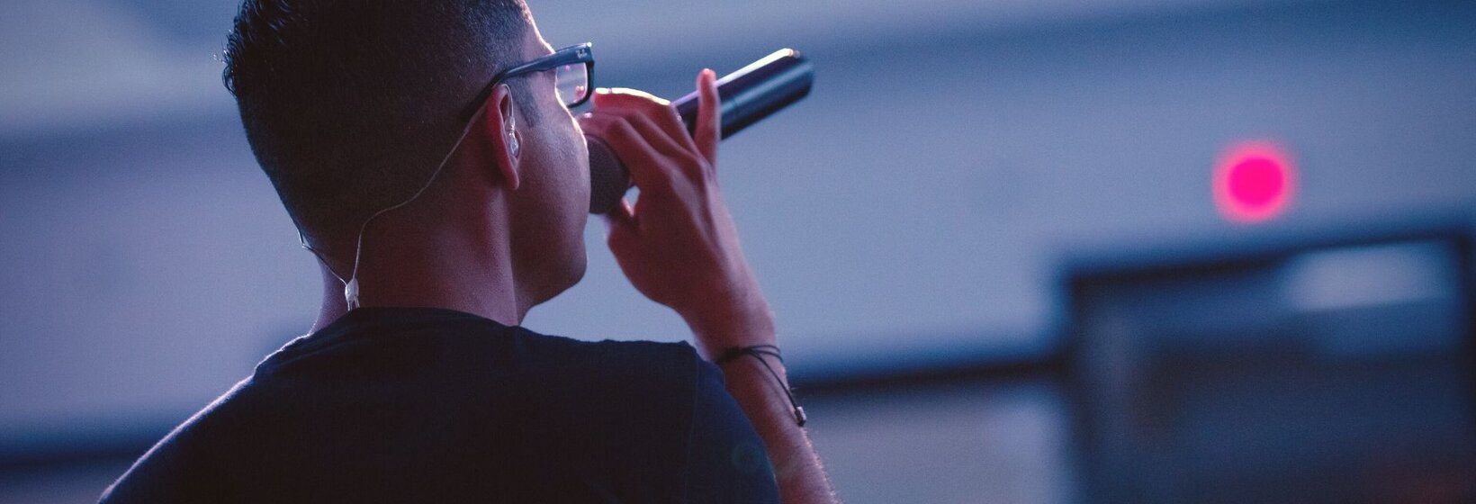 Tips for a Worship Singer's Stage Presence