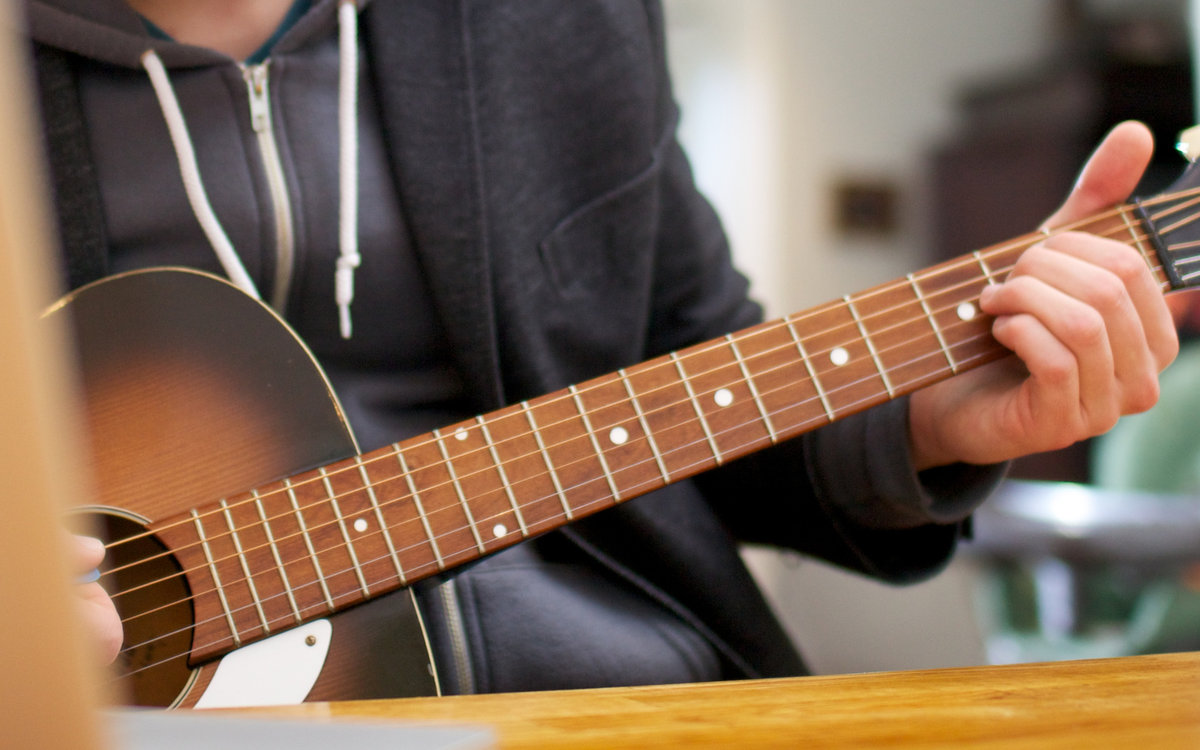One Simple Tip to Master Chord Changes on Guitar