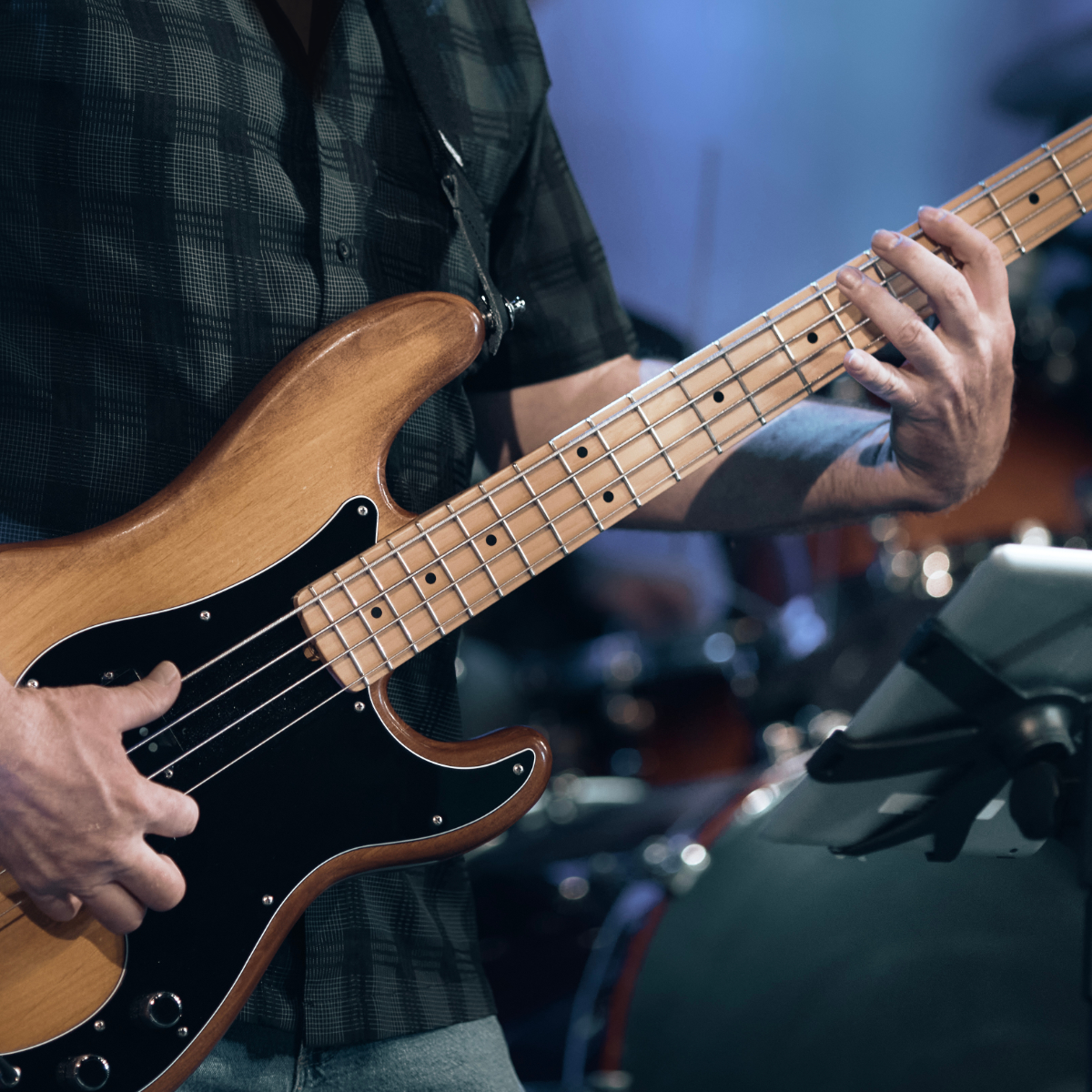 “Part 2: Finger Technique” bass Lesson at Worship Artistry